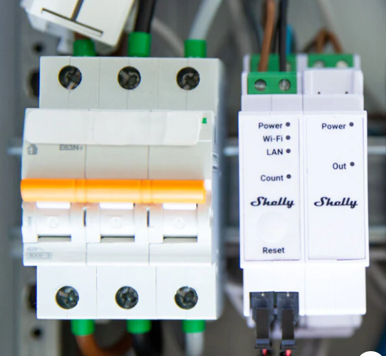 Shelly Pro 3EM Switch Add-On – ShellyMadrid.com